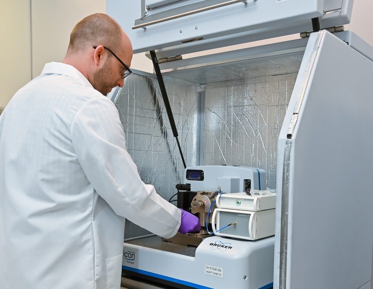 Atomic Force Microscopy (AFM)